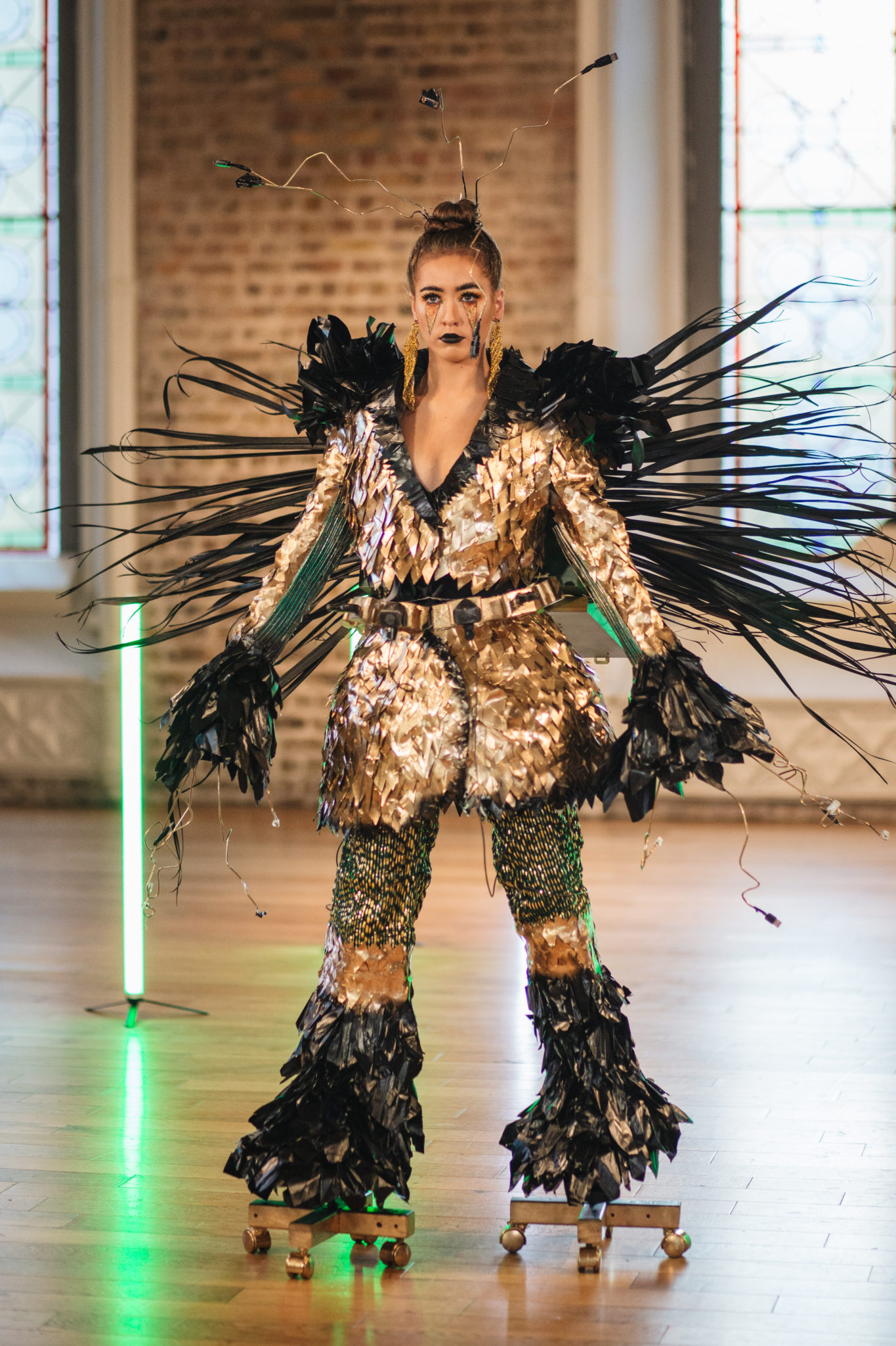 POWER SUITS WOMEN - Junk Kouture